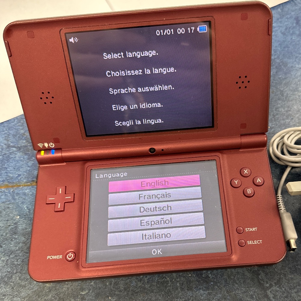 Used Nintendo dsi XL unboxed - Own4Less